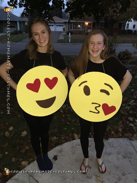 Easy Quick Emoji Costume For All Ages Disfraces Halloween Caseros