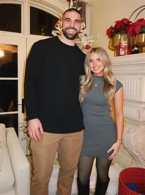 Tiktok Girlfriend Of Ravens Mark Andrews Posts Sweet Note After Loss
