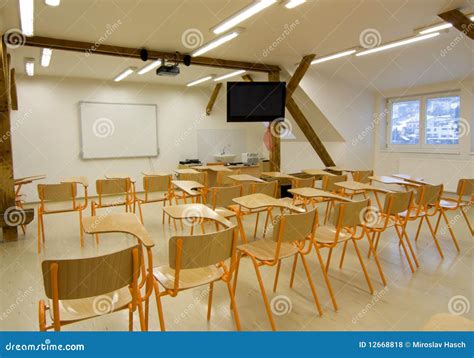 Salle De Classe Vide Photo Stock Image Du Vide Classroom 12668818