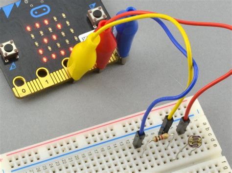 Sensing Light With Micro Bit