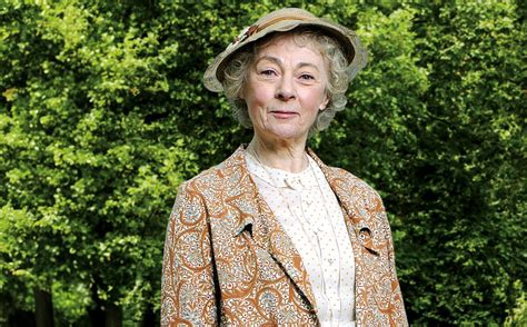 Miss Marple Une Détective “en Fauteuil” Au Cœur Du Village