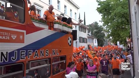 Unterwegs Mit Dem Fanbus Von «oranje Fuessbâlefieber Telebasel