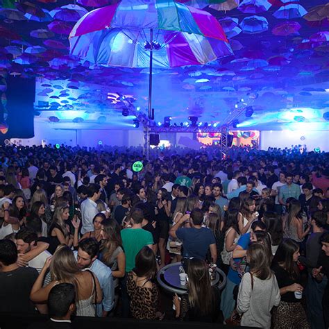 Em Clima Carnavalesco Farofada Lotou Clube Pinheiros Site Rg Moda