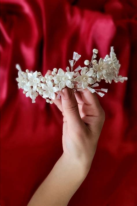 Puff Taki Gelin Tacı Beyaz Inci Taşlı Çiçek Detaylı Gelin Tacı Fiyatı Yorumları
