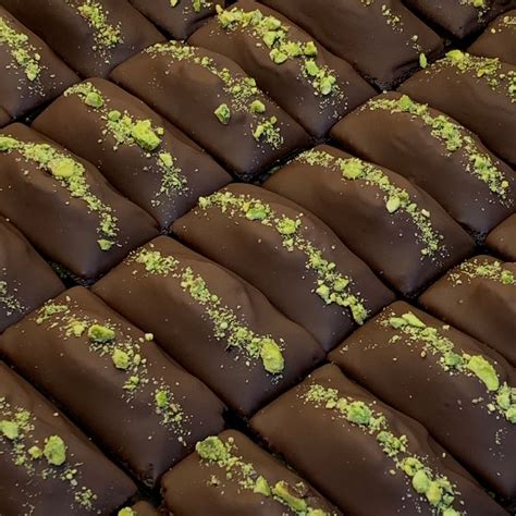 두바이 초콜릿 추가수량 나왔습니다 두바이 푸딩 오늘 물량 12시30분 완판 두바이휘낭시에 두바이마카롱 규매 가능합니다😍😍 두바이푸딩 내일이 대용량 한정판매