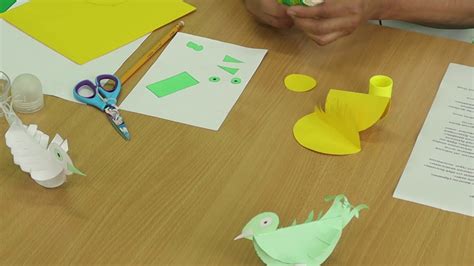 Шебер қолдар үйірмесі Қағаздан ойыншық құс жасау Youtube