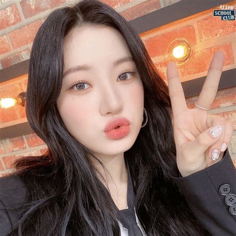 Kim Siyoon Billlie Selca Icon Pfp Kpop Girls Makeup Moon Palace Kpop
