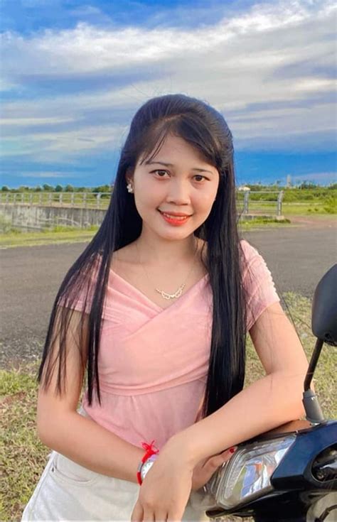 អូនណៃ ត្បូងឃ្មុំ😍