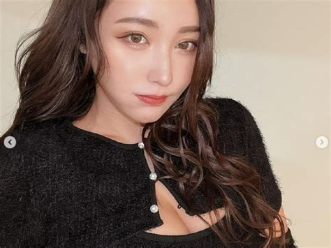 「いつもと印象が違う」てんちむ、胸元ちらりな“あざと”ワンピ姿を披露！ 「色気増し増し」「かわいすぎる」 2 2 All About ニュース