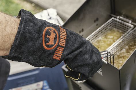 Deluxe Multi Purpose Outdoor Cooker Package With Black Steel V Bottom