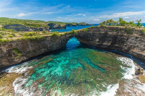 Tourist Narrowly Survives 130 Foot Fall Off Cliff In Bali