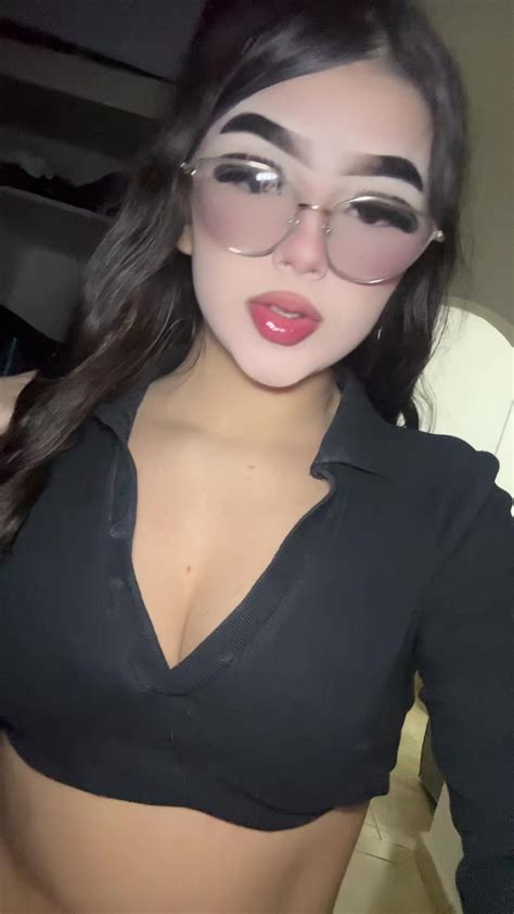 Videos De 𝓋𝒶𝓁𝑒𝓃𝓉𝒾𝓃𝒶 ️‍🔥 Valentinaofficial28 Con “sonido Original