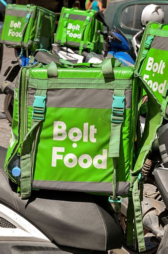 몰타의 Bolt Food 테이크아웃 배달 서비스에서 사용하는 단열 배달 컨테이너 0명에 대한 스톡 사진 및 기타 이미지 0명 Brand Name 건강에 좋지 않은