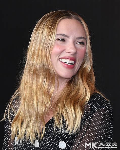 스칼렛 요한슨 ‘매력적인 눈빛과 미소 Mk포토 Mk스포츠