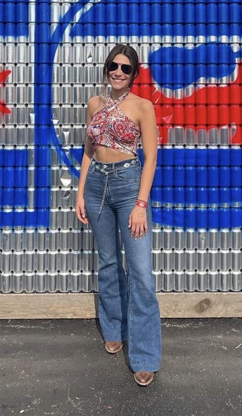 Claudia Olech Rcurvynewswomen