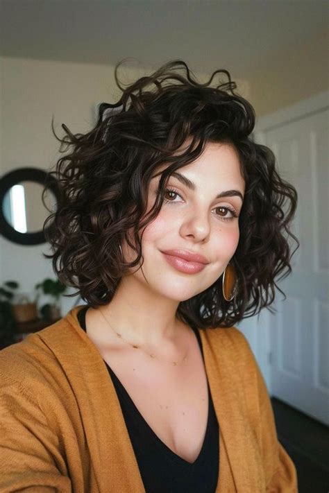 Curl Up With These Stunning Curly Bob Hairstyle Ideas Haircuts For