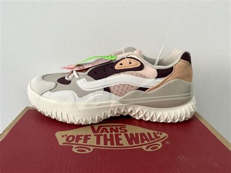 Кросівки Vans Off The Wall — ціна 1700 грн у каталозі Кросівки Купити жіночі речі за доступною