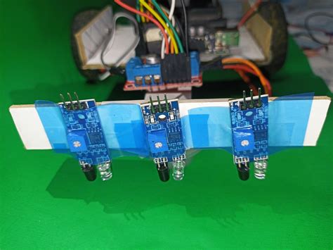 Building A 3 Sensor Line Follower Robot Arduino L298n Diy 6 Steps Instructables