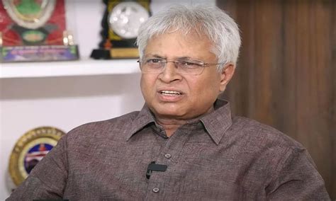 ఆ ఒక్క వ్యక్తి లేకపోవడంతో జీవితాలు తారుమారు మాజీ ఎంపీ ఉండవల్లి Ys