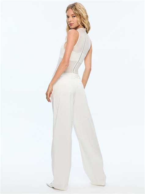 Nichol Bodysuit In Off White Alice Olivia