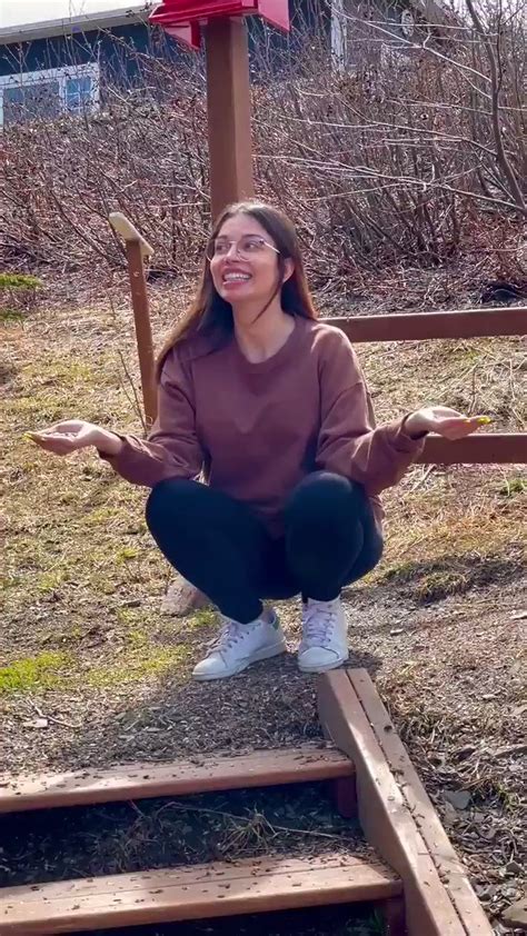 Myla Del Rey 🌲 On Twitter Just Me Trying To Hand Feed The Birds 🦅🥰