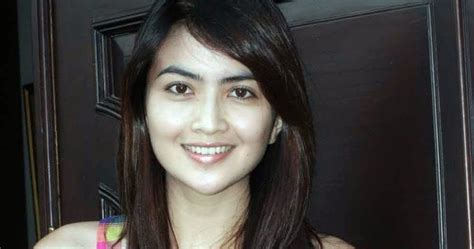Foto Artis FTV Cantik Kadek Devi Terbaru 2013 Profil Biodata