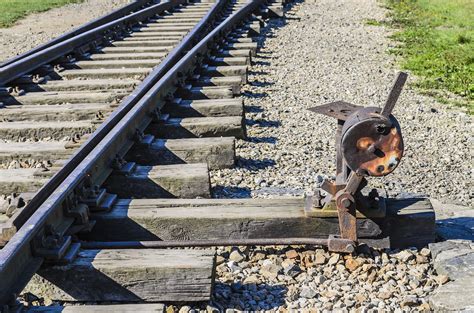 무료 이미지 식물 선로 레일 기차 여행 수송 차량 역 트랙 기관차 울타리 중지 철도 운송 환어음 4928x3264 1375216 무료