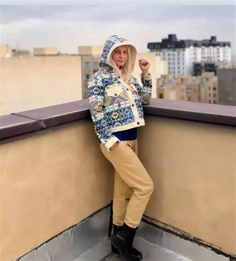 استایل جوان پسند مریم کاویانی بازیگر سریال رخنه در میانسالی اقتصاد24