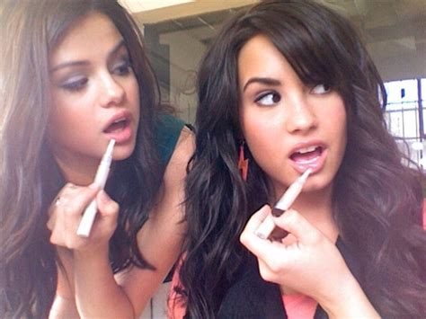 Selena Gomez And Demi Lovato Xwetpics Com