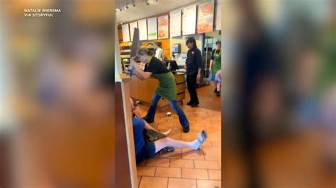 Fight At Panera Bread Hero Employee Hits Attacker With Pan During