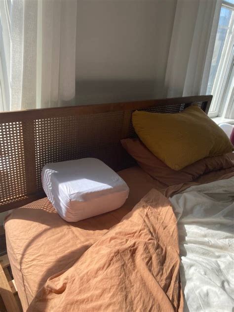 Pillow Cube Review Heres What Its Like To Sleep On One