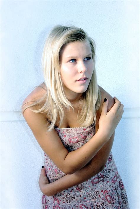 Het Meisjes Modelschot Van De Tiener Stock Afbeelding Image Of Jong Schot 20628939