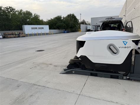 Roboticsandautomation Outdoorcleaning Facilitymanagement