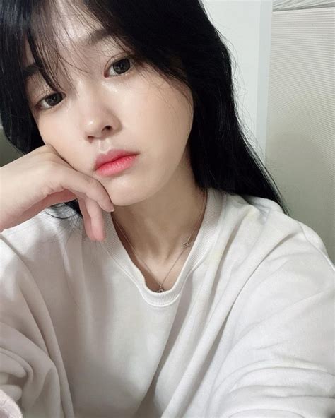 아프리카 여캠 문월 맨다리 올리며 17금 방송하자 시청자 반응 폭발한 이유 움짤 다수 포스트쉐어