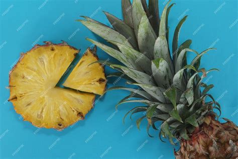 Premium Photo Pineapple Slice On Color Background