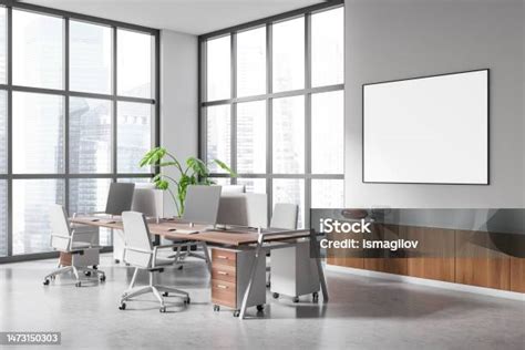 파노라마 창 근처에 Pc 컴퓨터가 있는 가벼운 사무실 인테리어 모형 프레임 0명에 대한 스톡 사진 및 기타 이미지 0명 3차원 형태 가구 Istock