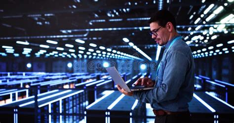 Analyst Engineer In Cloud Data Center Stock Image Image Of Management Support 333456163