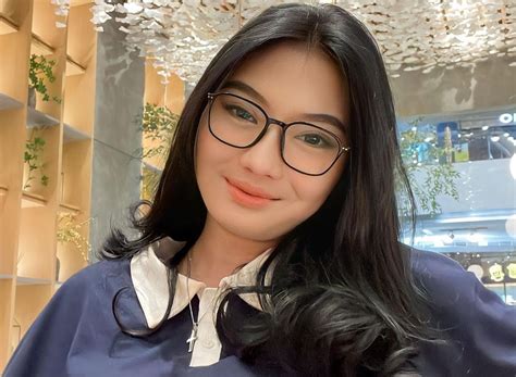 5 Tampilan Erika Putri, Selebgram Viral yang Bikin Konten Prank Driver Ojol : Okezone Lifestyle