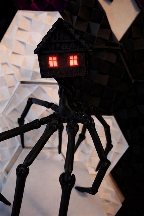 Trevor Henderson House Head Articulated Glow In The Dark Figure 12