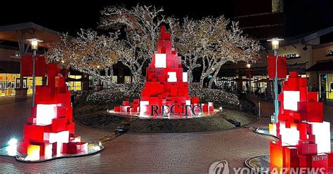 신세계사이먼 여주 프리미엄 아울렛 렉토와 이색 홀리데이 테마 연출