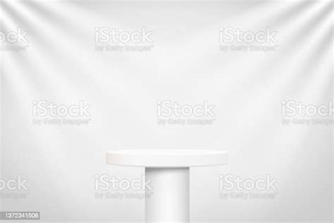 스포트라이트로 조명된 스탠드의 둥근 받침대 벡터 일러스트 이미지입니다 0명에 대한 스톡 벡터 아트 및 기타 이미지 0명 3차원 형태 Fashion Show Istock