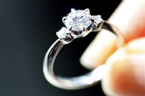 ‘사랑의 징표 다이아몬드 ‘반값 되나1캐럿 868만→685만 더 떨어질듯