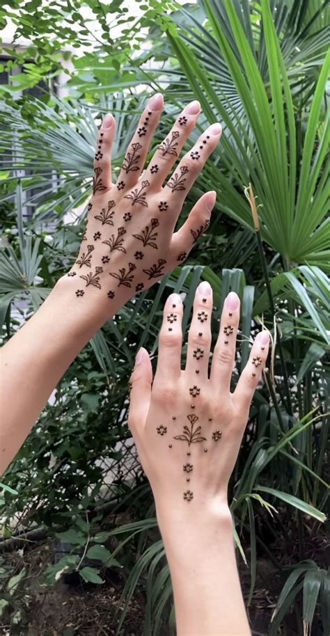 Pin Von Alexandra Huff Auf Henna Tattoos Zeichnen Tattoos Henna