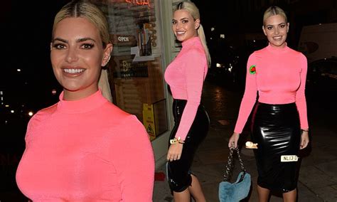 Love Islands Megan Barton Hanson Amps Up The Sex Appeal In Form