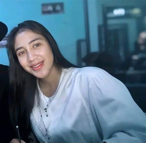 Reels Reaction Netty Agustiana