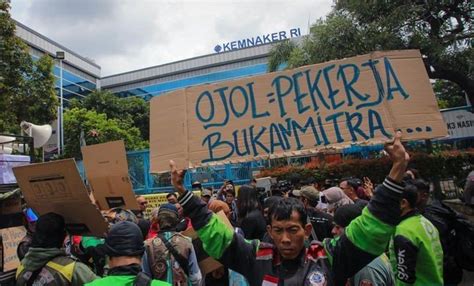Kata Grab Soal Wajib Beri THR ke Driver Ojol - Corenews.id