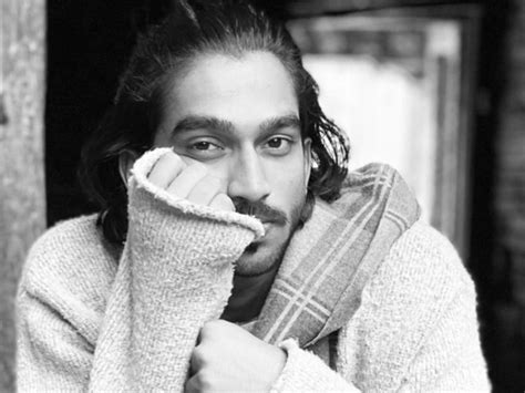 Pavan Rao Features In Raymond Techno Stretch Tvc