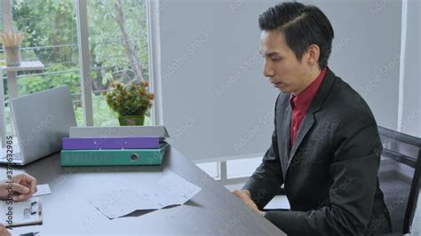 Employers Have Employees Sign Documents And Give Employees A Letter Of