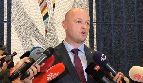 Ислам Абази отворил предмет за Дрин Ахмети Независен Весник