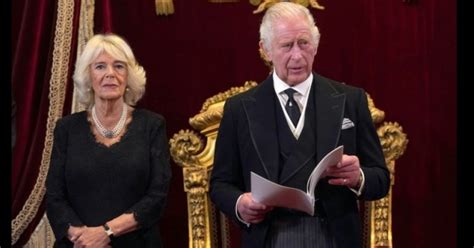 Кралица Камила ще наруши вековна кралска традиция ревниво пазена от покойната Елизабет Ii